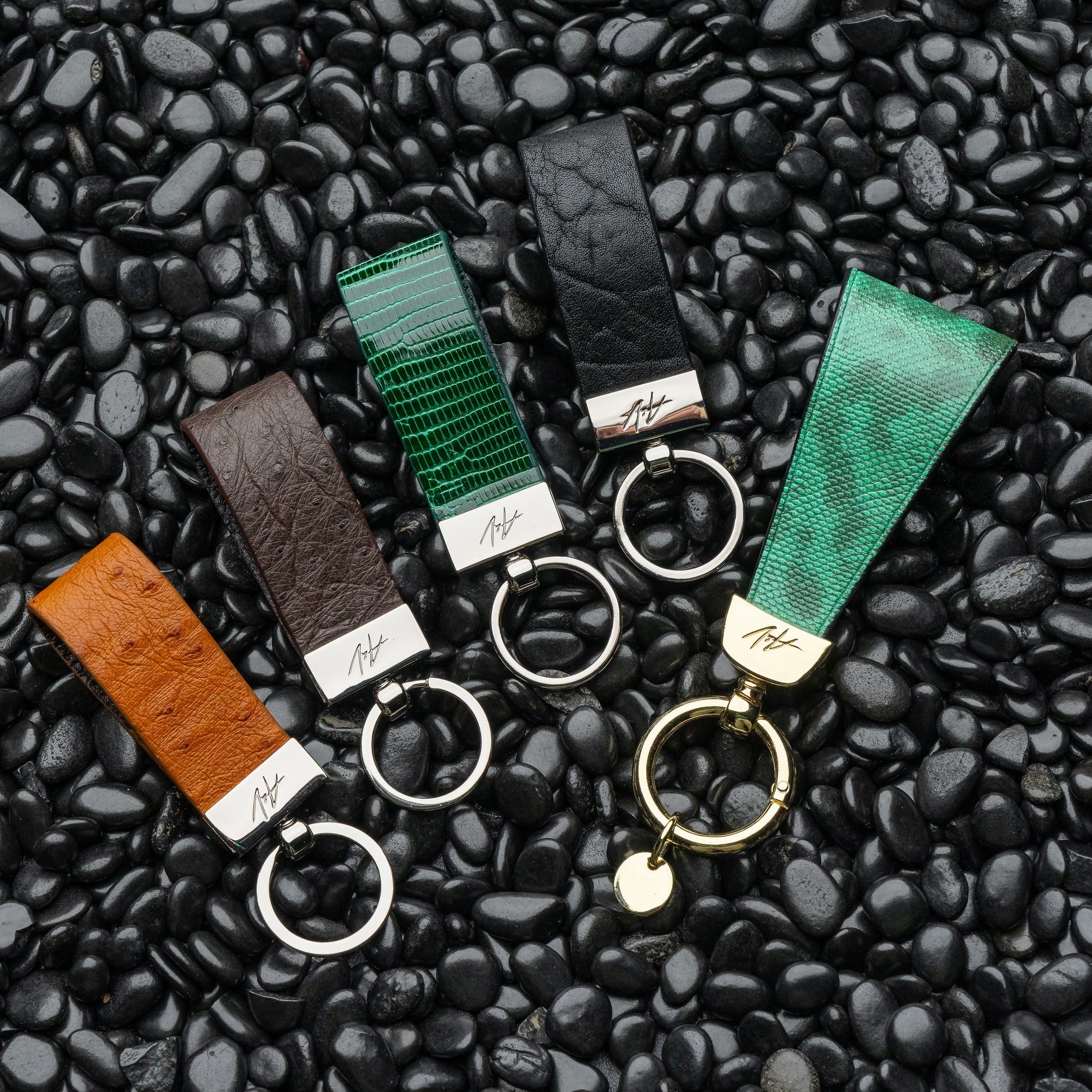 KEYCHAINS STONE buy with discount & delivery - leather goods from A&V - A&V