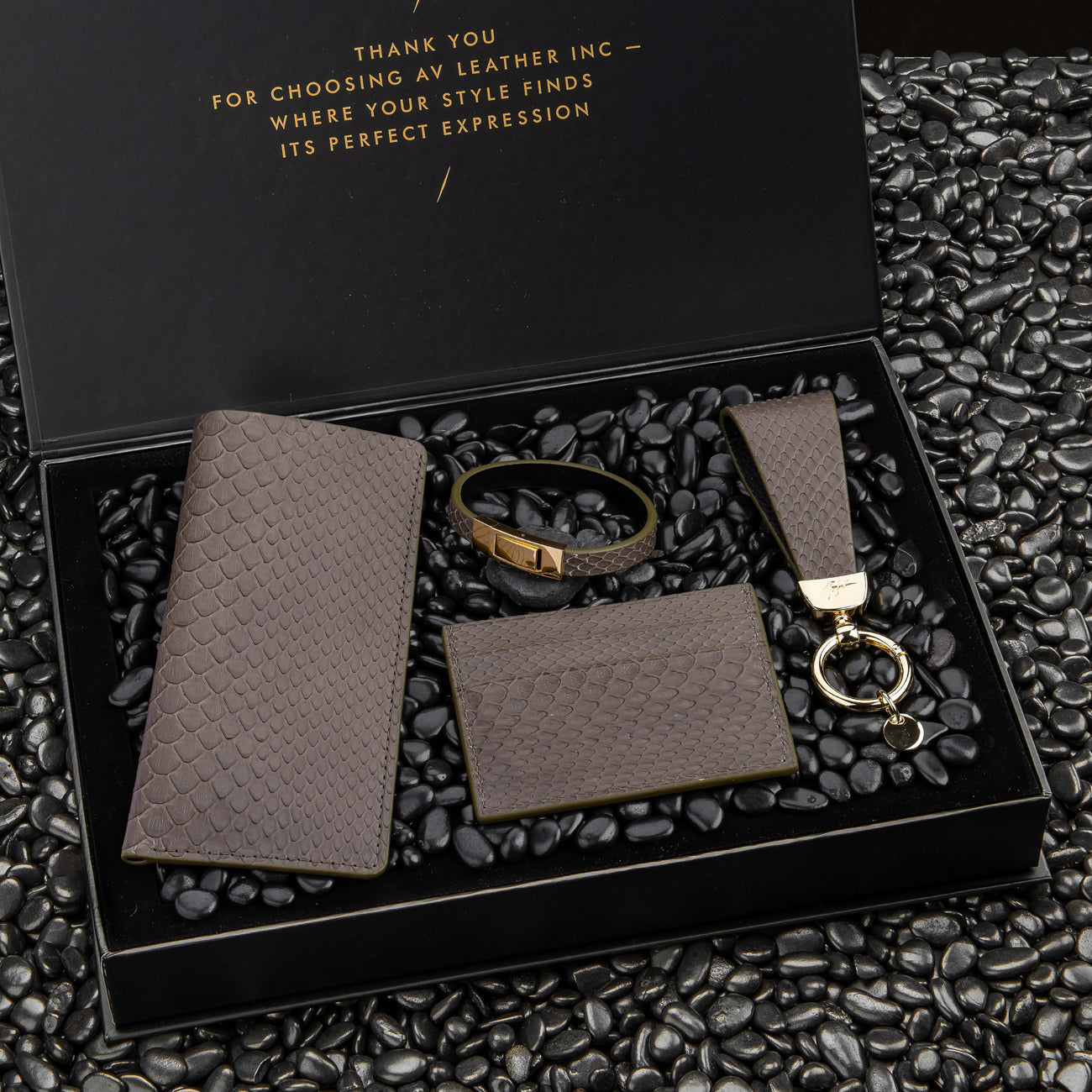 Python Gift Set buy with delivery - A&V